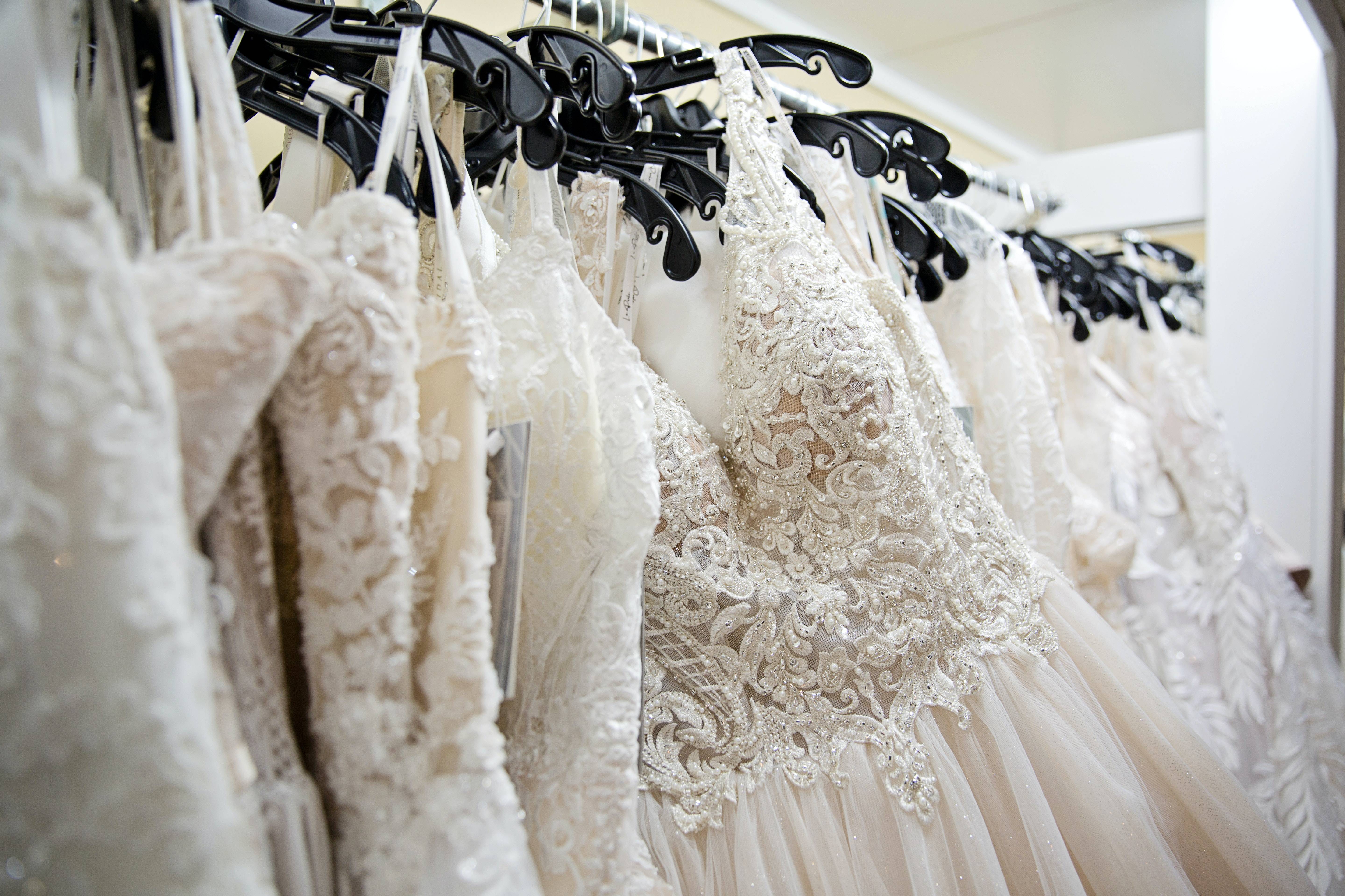The Best Friend's Guide to Wedding Dress Shopping With a Bride