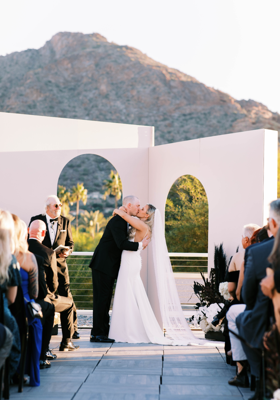 A Modern Fall Wedding at Mountain Shadow Resort | Scottsdale, Arizona ...